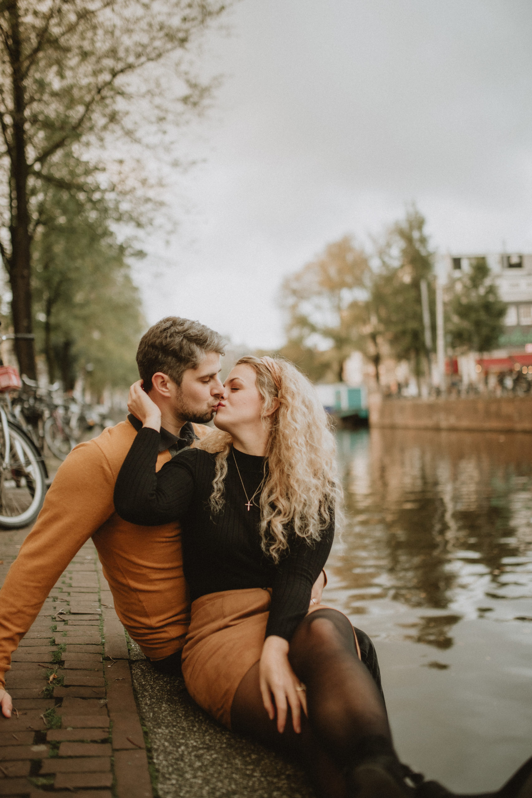 AMSTERDAM COUPLE PHOTOSHOOT | PORTRAITS BY JAYASRI - portraitsbyjayasri.com