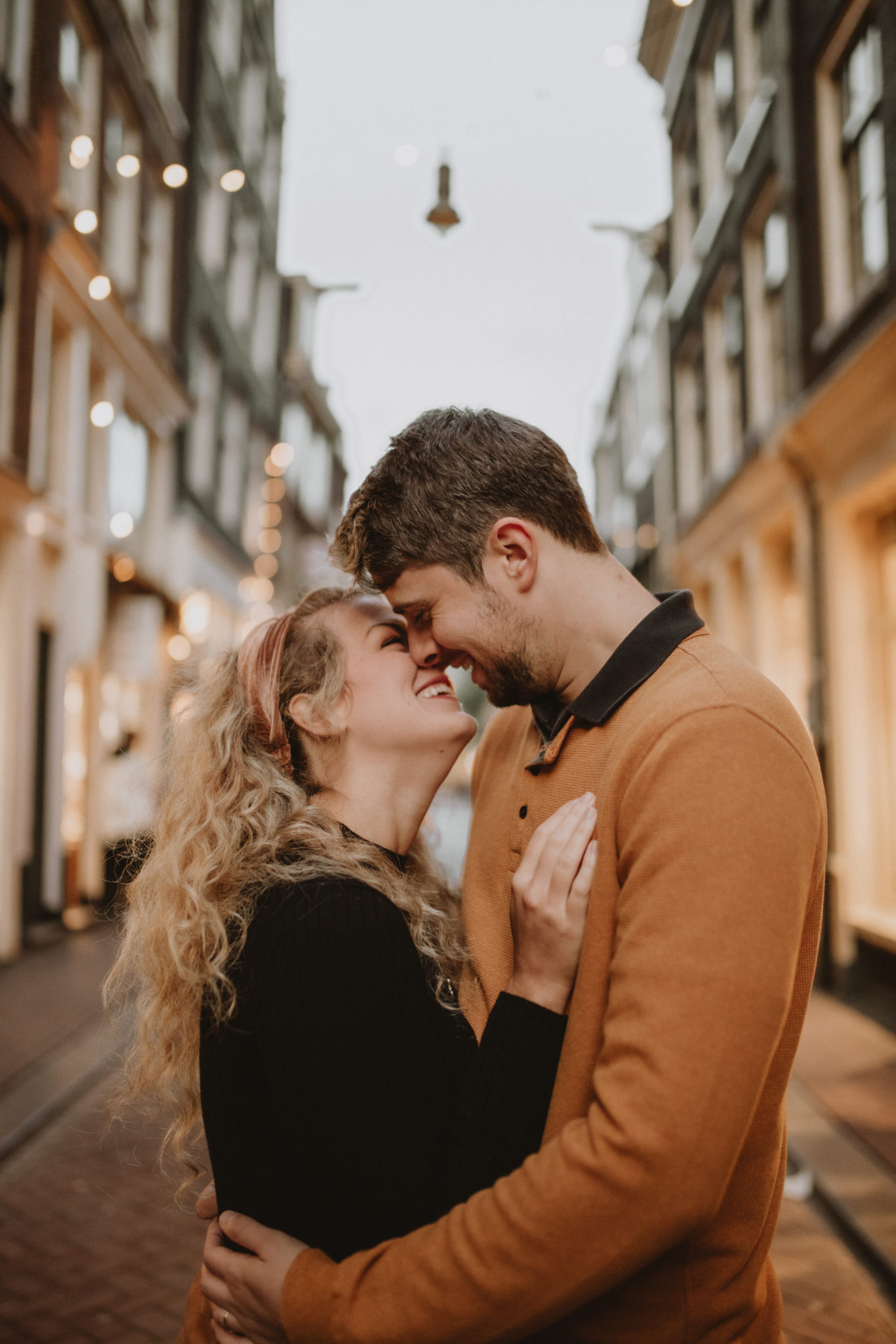 AMSTERDAM COUPLE PHOTOSHOOT | PORTRAITS BY JAYASRI - portraitsbyjayasri.com