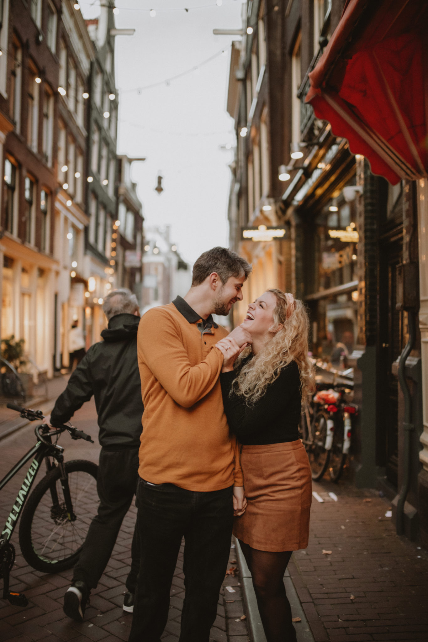 AMSTERDAM COUPLE PHOTOSHOOT | PORTRAITS BY JAYASRI - portraitsbyjayasri.com