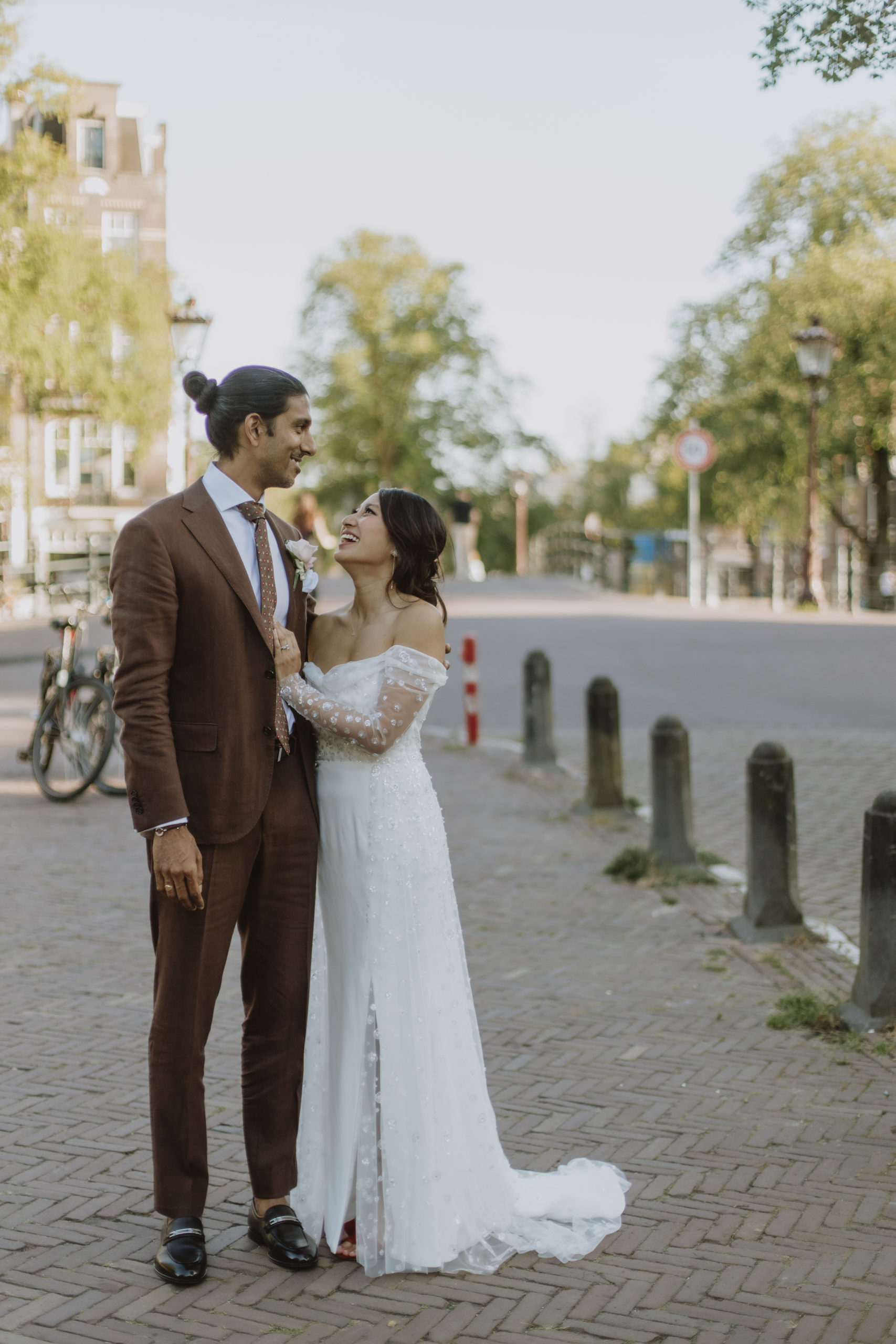 Amsterdam Elopement photographer | Veeny & Rajan - portraitsbyjayasri.com